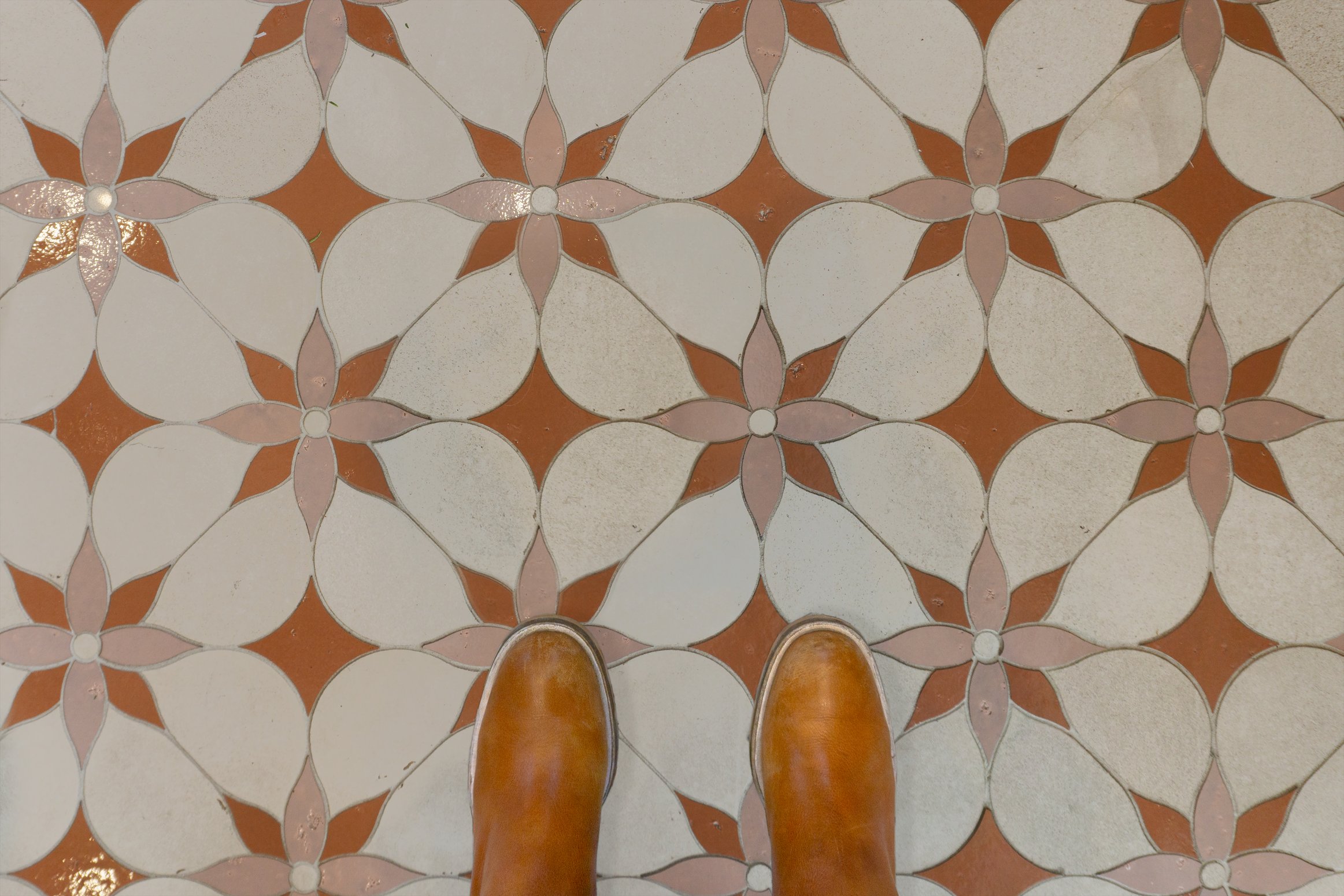 Stepping into Luxury: 6 Decorative Floor Tile Ideas