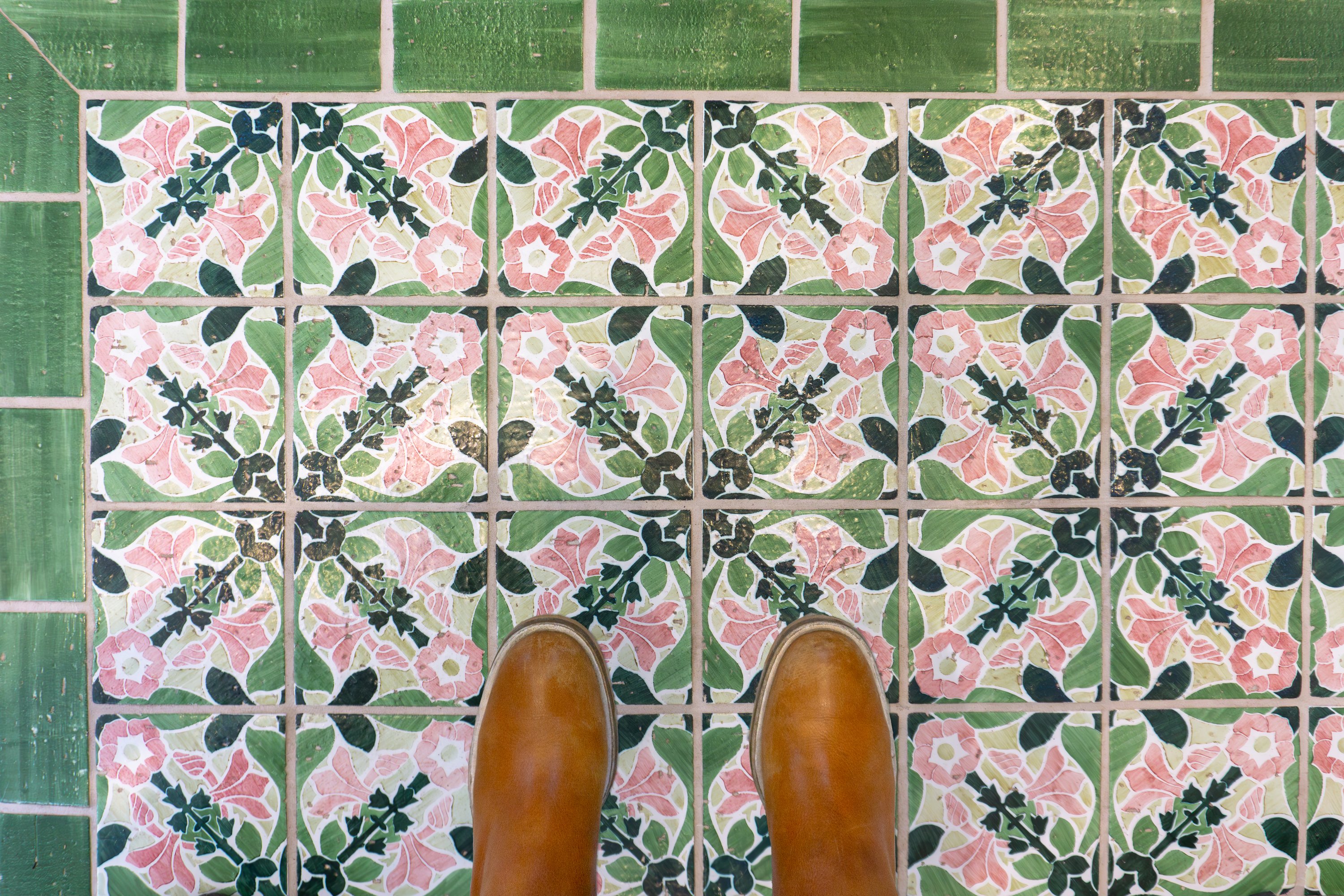 Stepping into Luxury: 6 Decorative Floor Tile Ideas